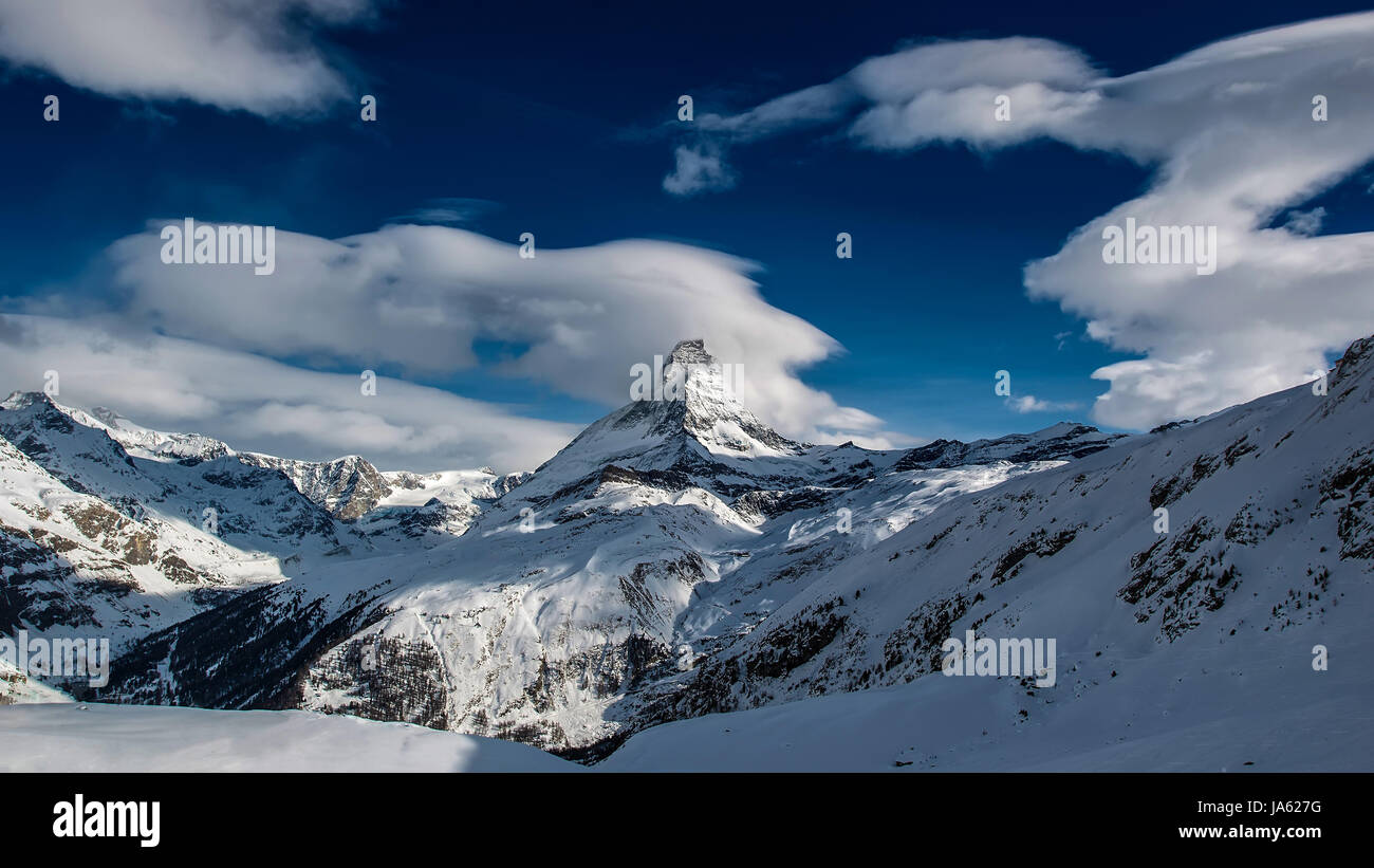 Full snow mountain peak Stock Photo - Alamy