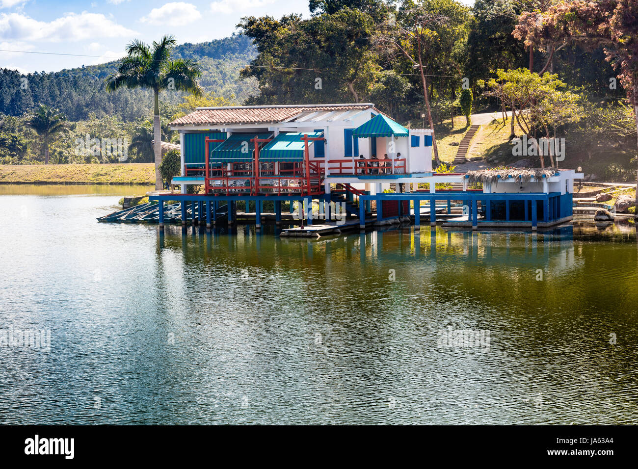 Lakeside rustic cabins and eco-lodges, Las Terrazas, pioneering eco ...