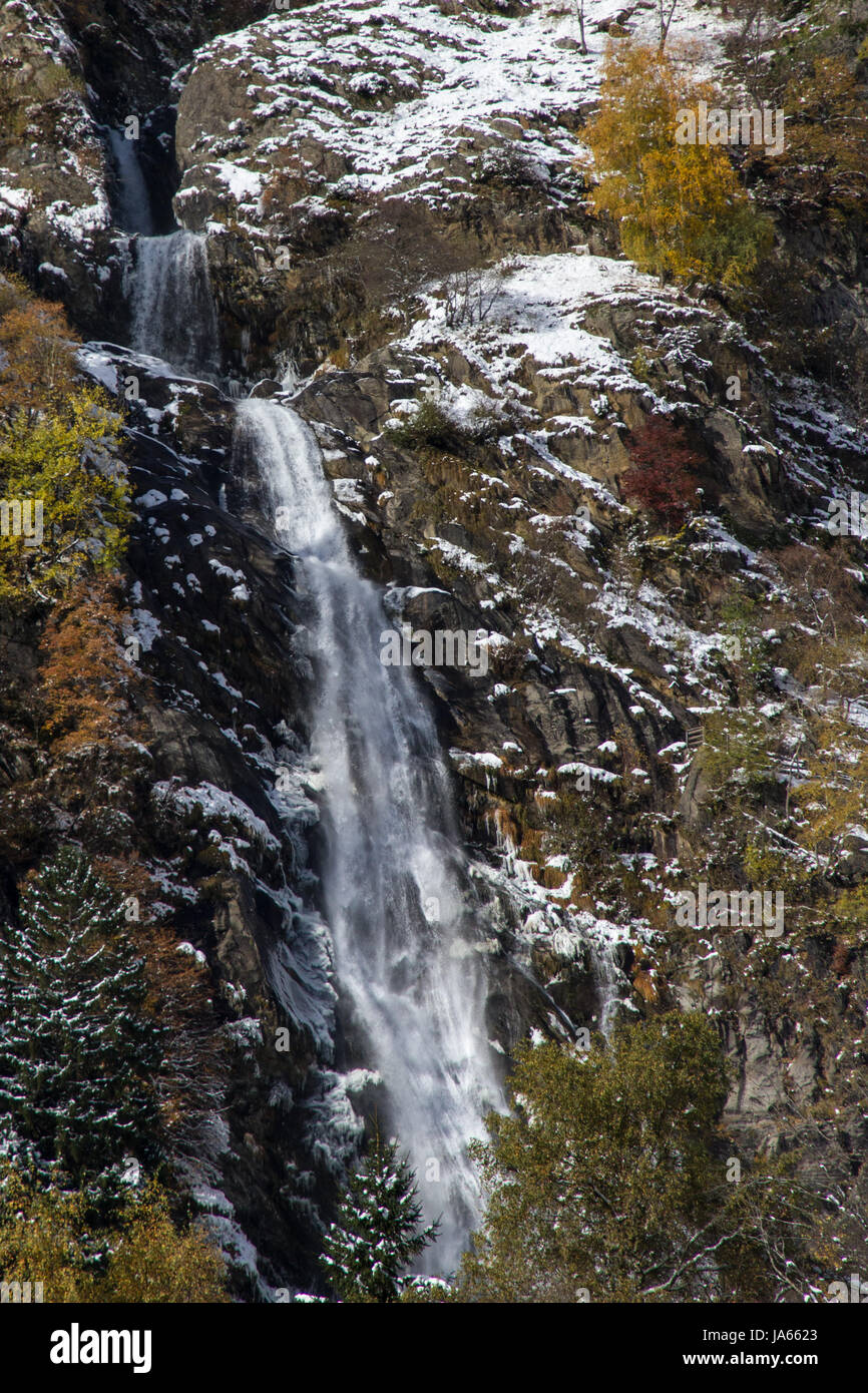 Massiv waterfall hi-res stock photography and images - Alamy
