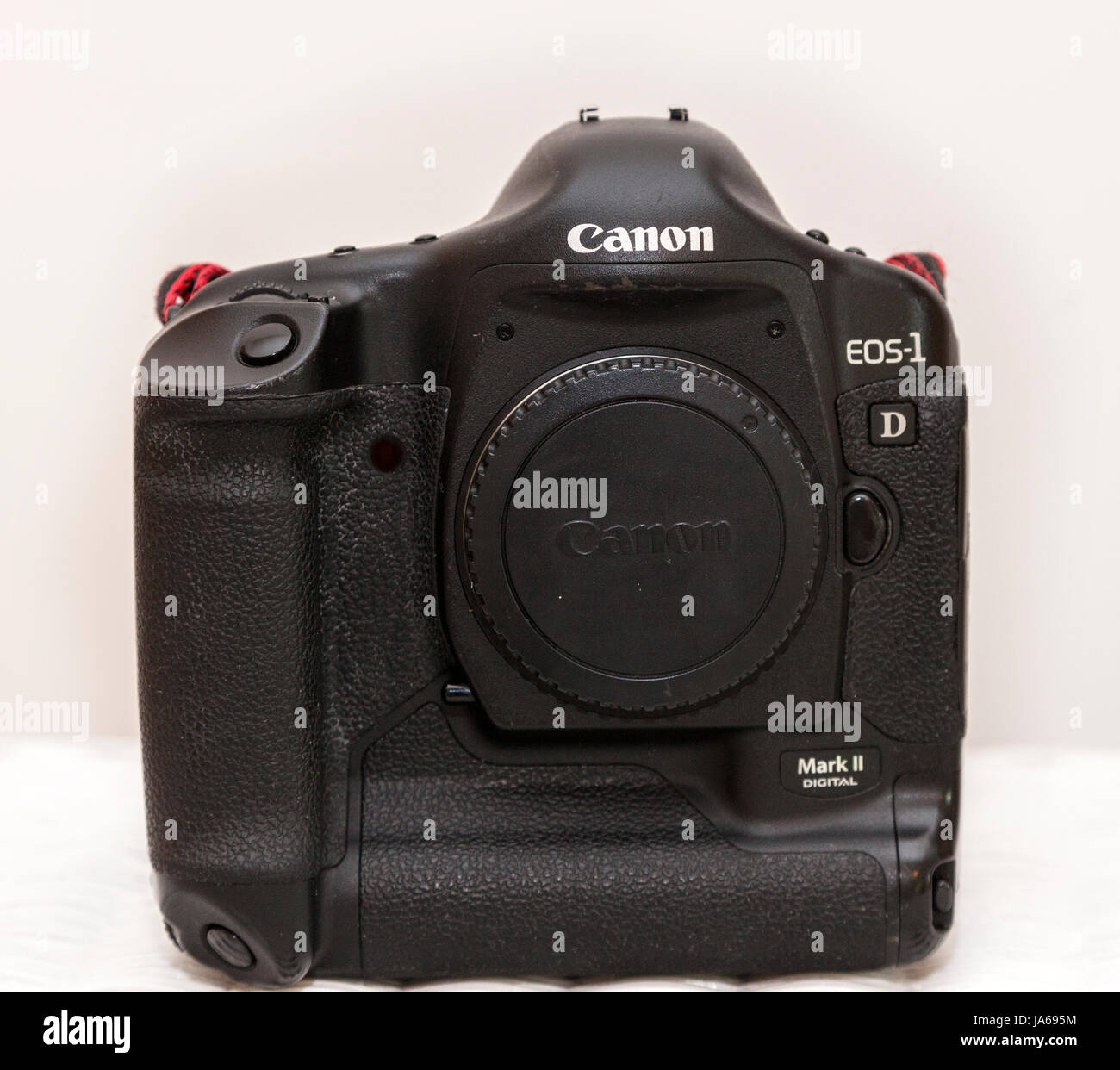 Camera body hi-res stock photography and images - Alamy