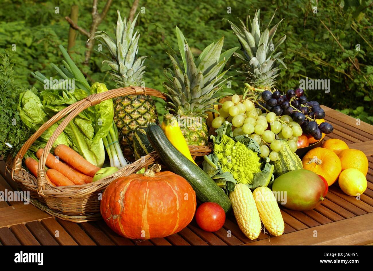 bio - fruits and vegetables Stock Photo - Alamy