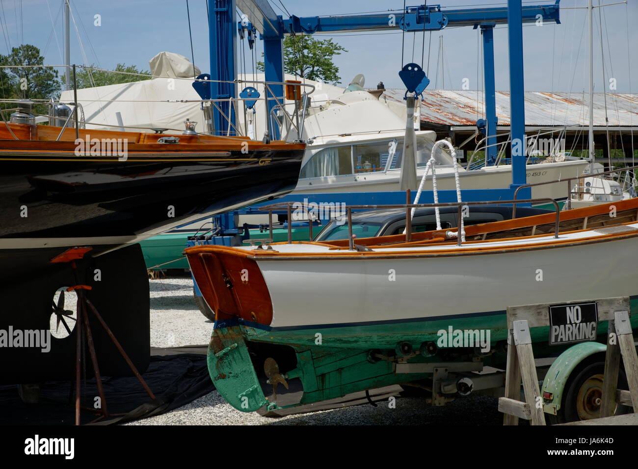 Vintage yacht yard hi-res stock photography and images - Alamy