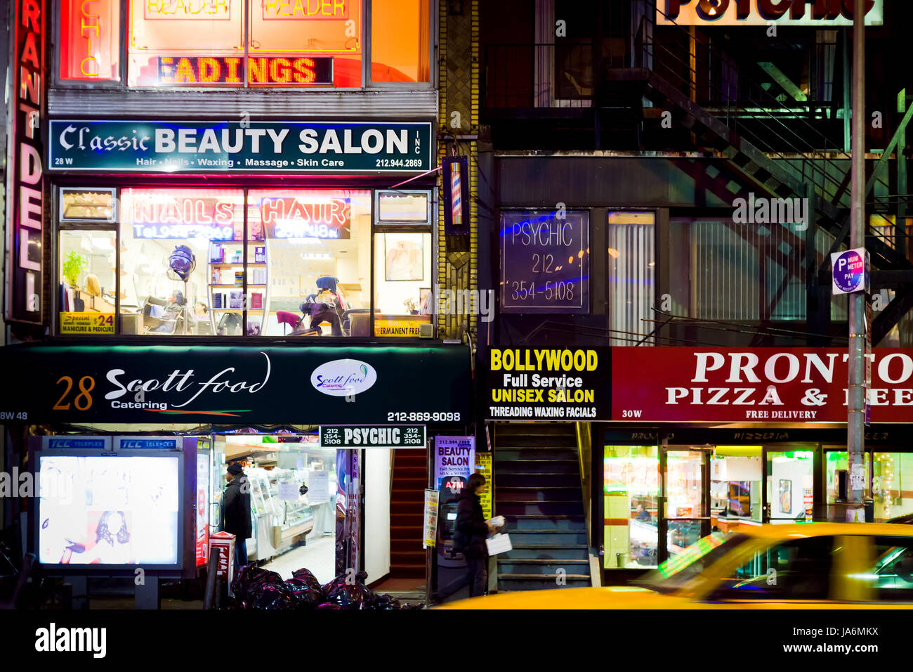 Stores in new york hi-res stock photography and images - Alamy