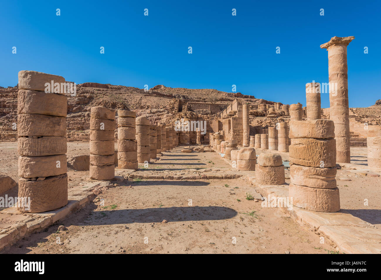 roman temple in nabatean petra jordan middle east Stock Photo - Alamy