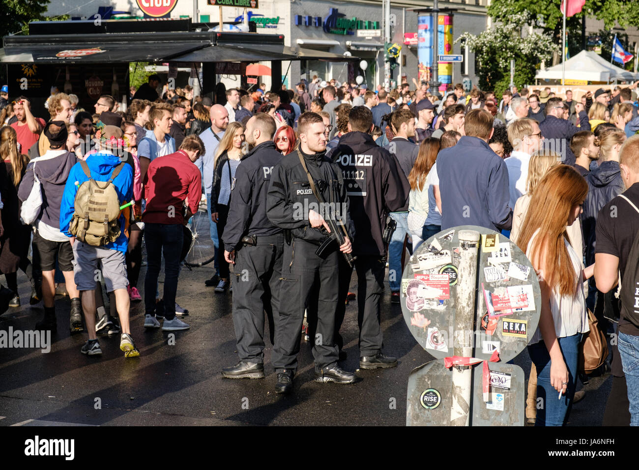 Multicultural crowd hi-res stock photography and images - Alamy