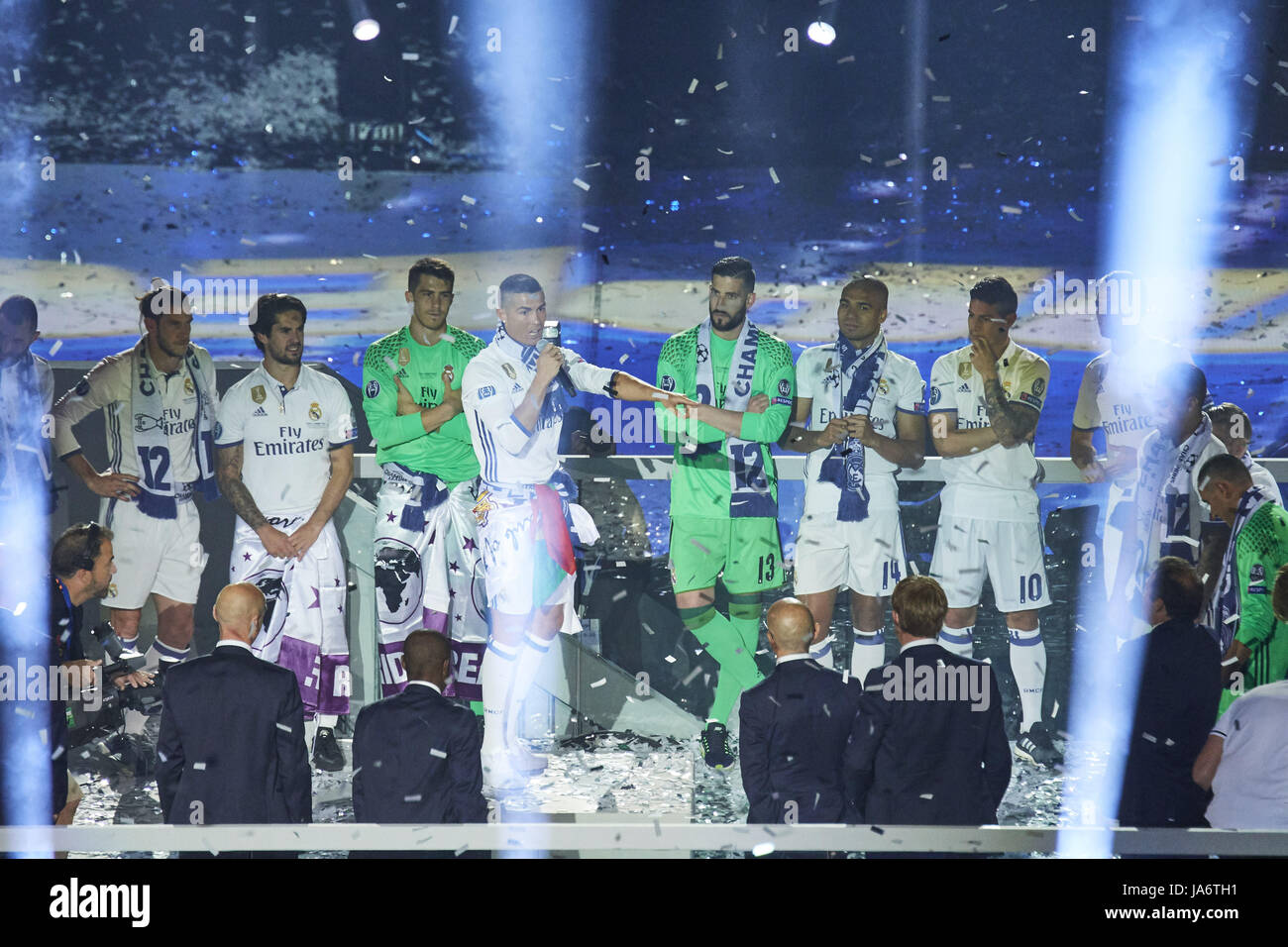 Zinedine zidane celebration hi-res stock photography and images - Alamy