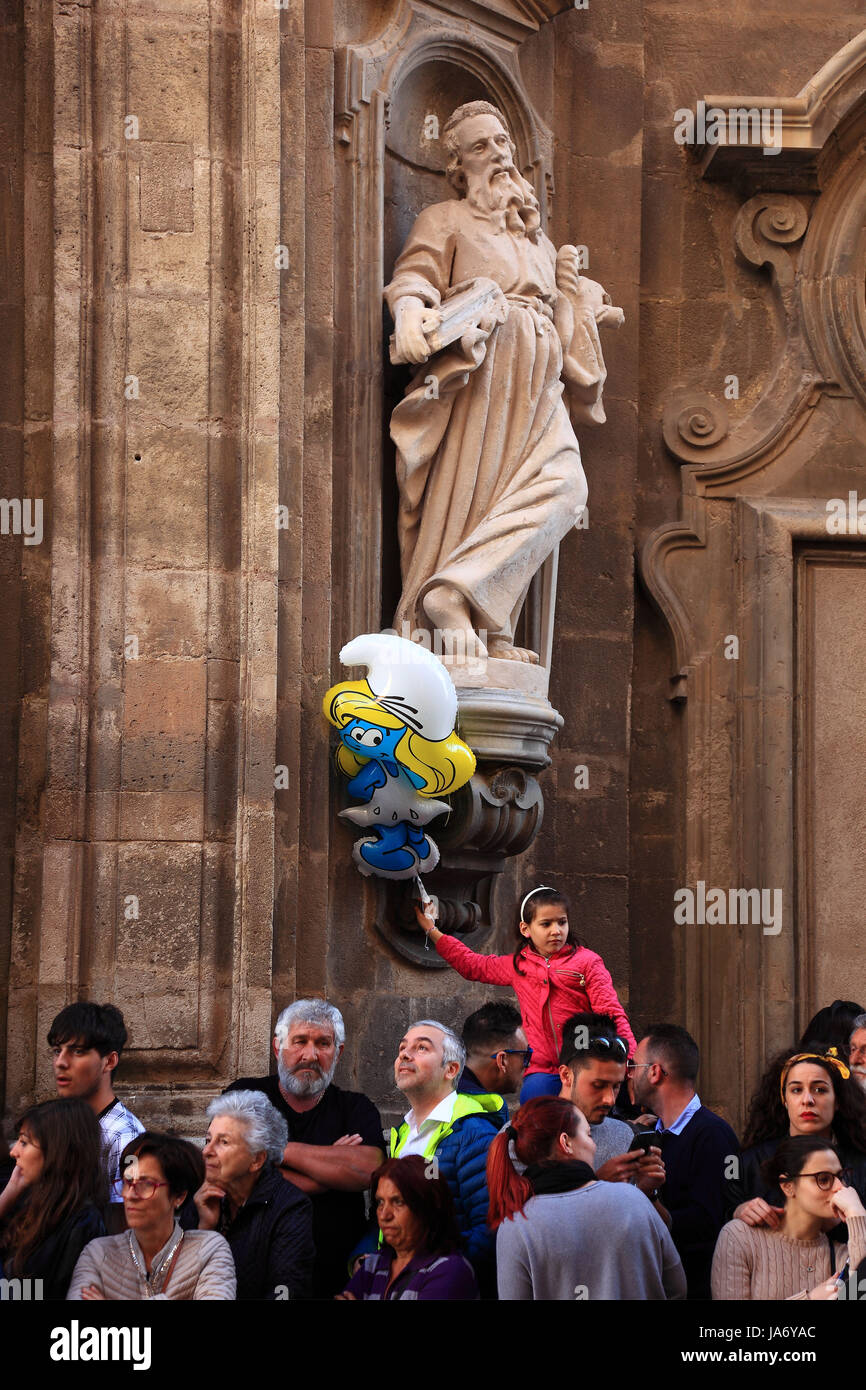Good friday church statue hi-res stock photography and images - Alamy