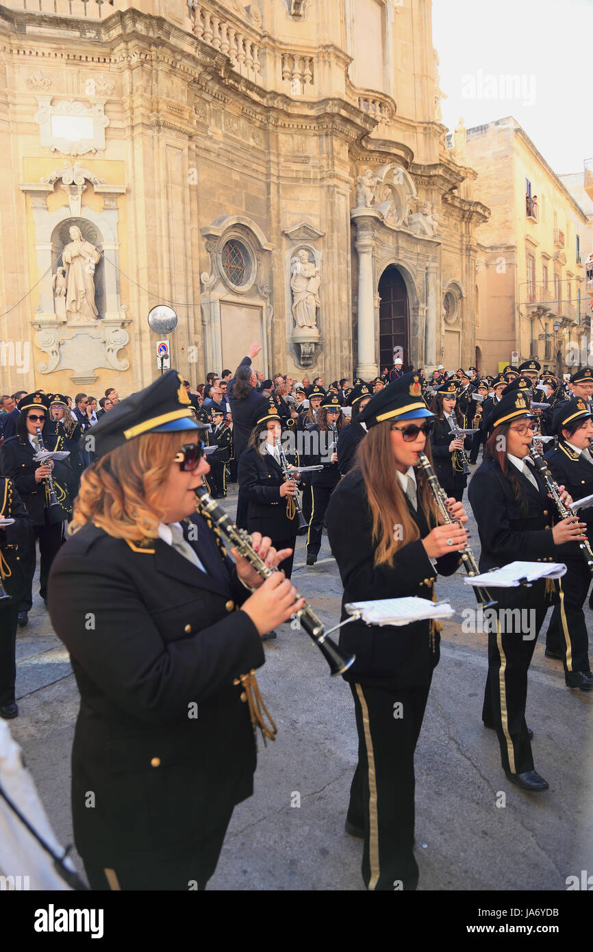 Sicily, Trapani, Good Friday Mysterious procession La Processione dei ...