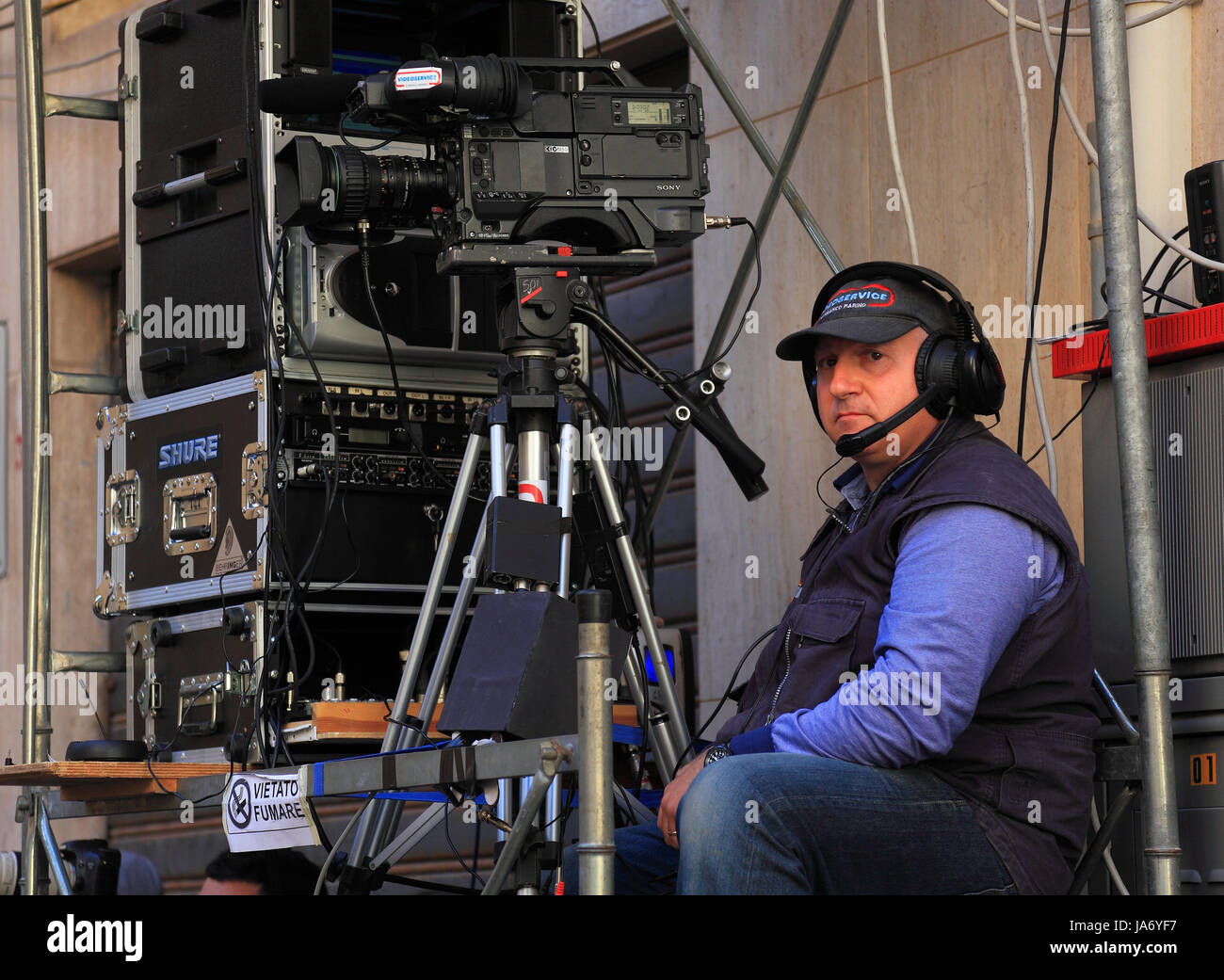 Camera recording speech hi-res stock photography and images - Alamy