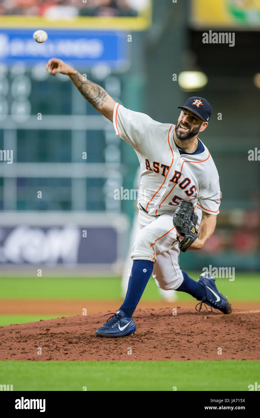 August 23, 2017: Houston Astros starting pitcher Mike Fiers (54 ...
