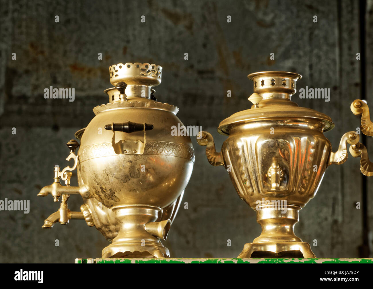 Russian samovars High Resolution Stock Photography and Images - Alamy