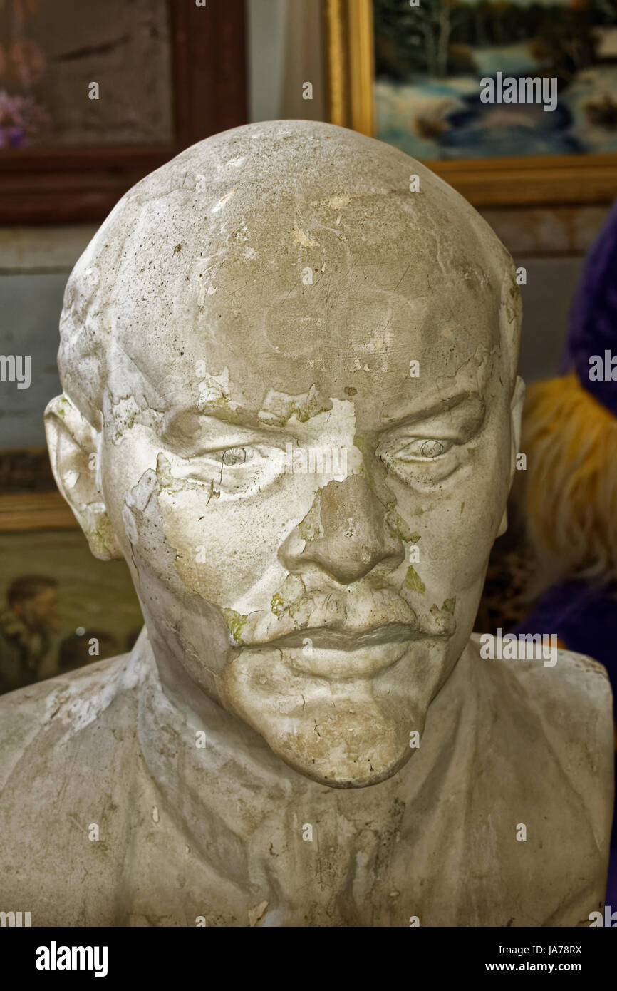 Photo bust lenin hi-res stock photography and images - Alamy