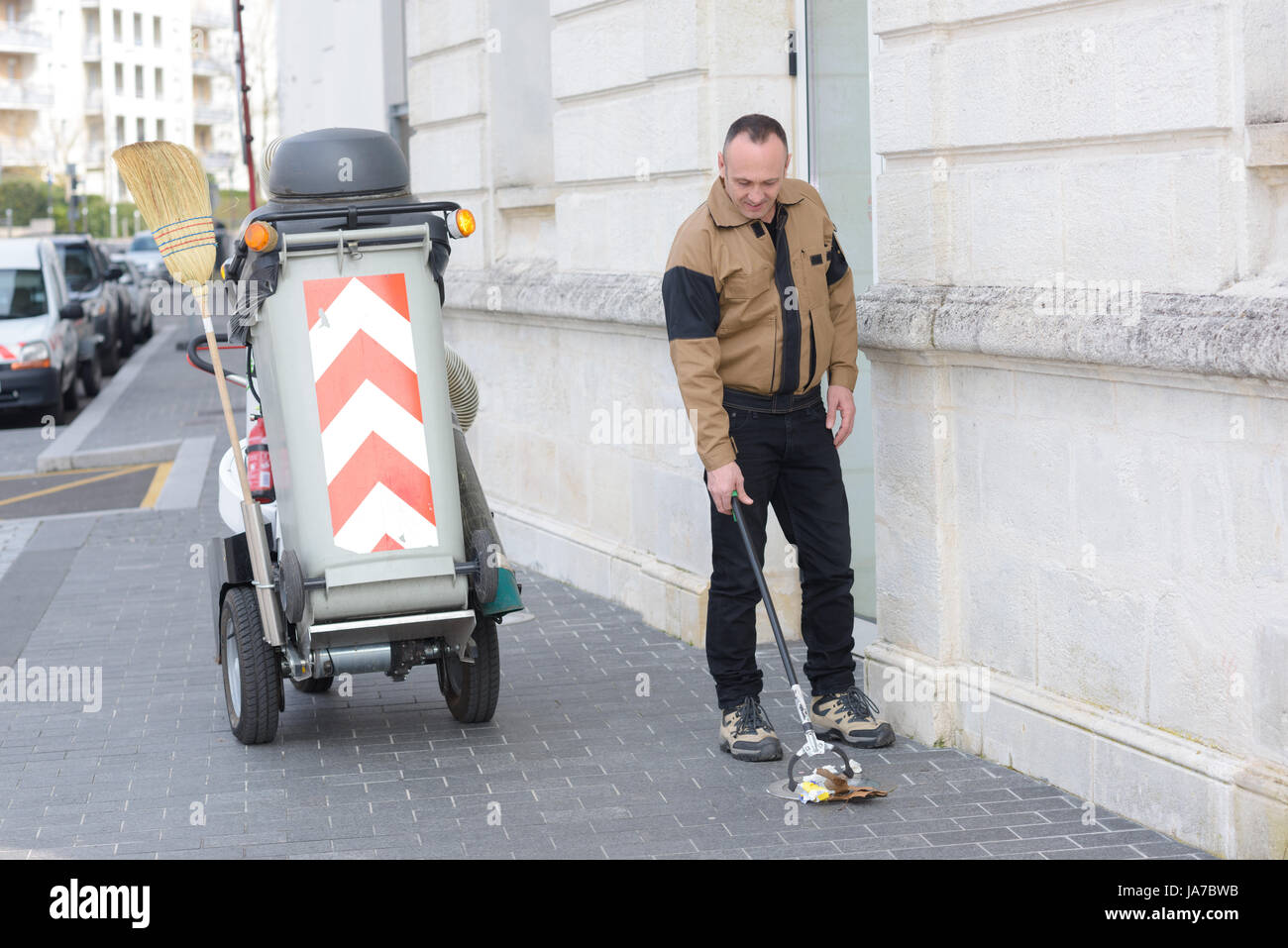 Litter picker man hi-res stock photography and images - Alamy