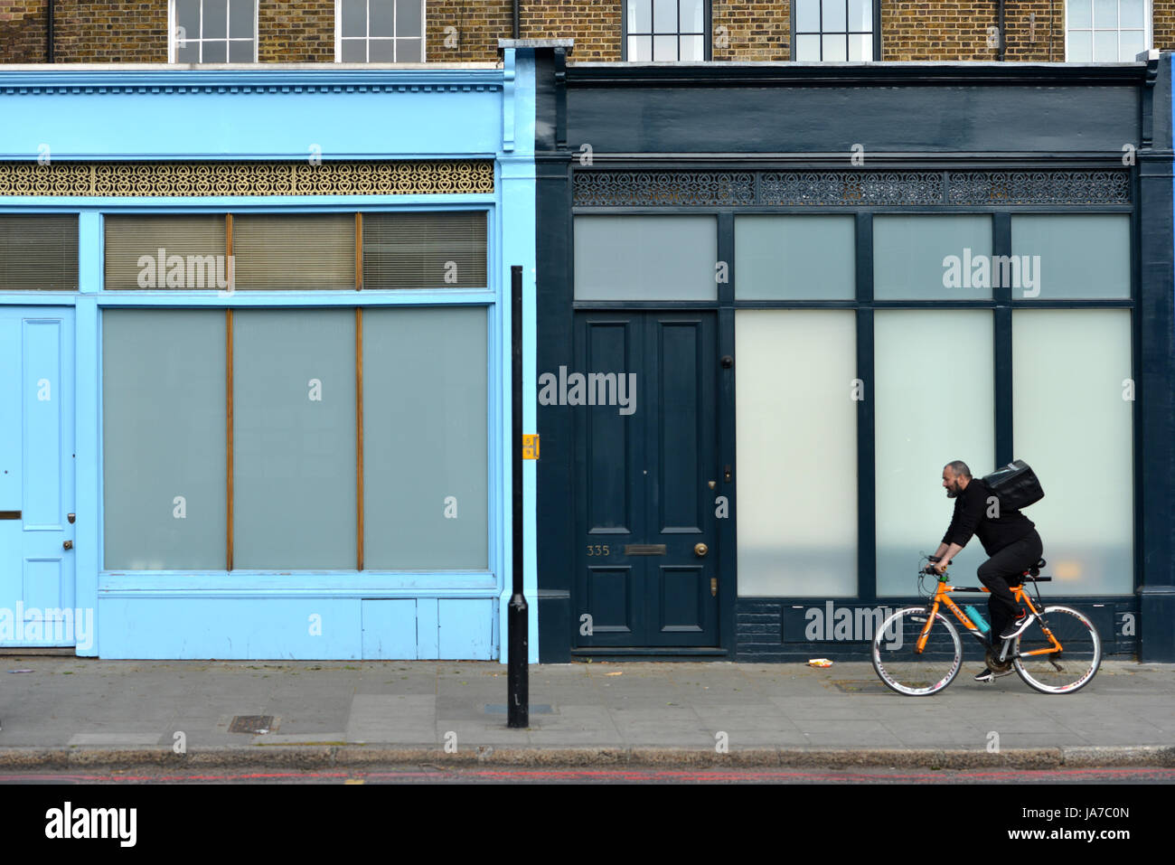 Colourful shop fronts hi-res stock photography and images - Alamy