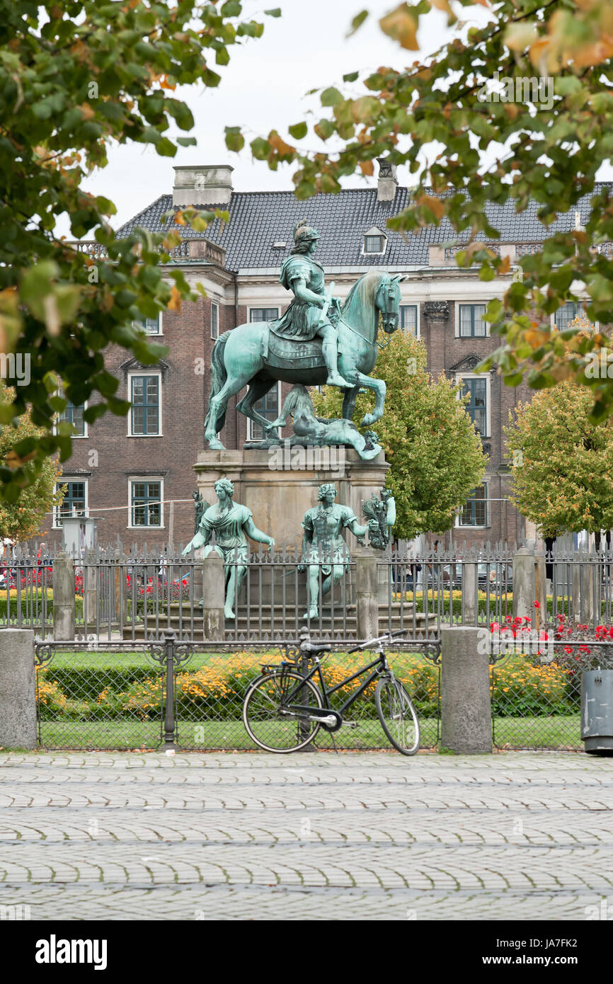 city, town, monument, art, tree, garden, public, statue, sculpture ...