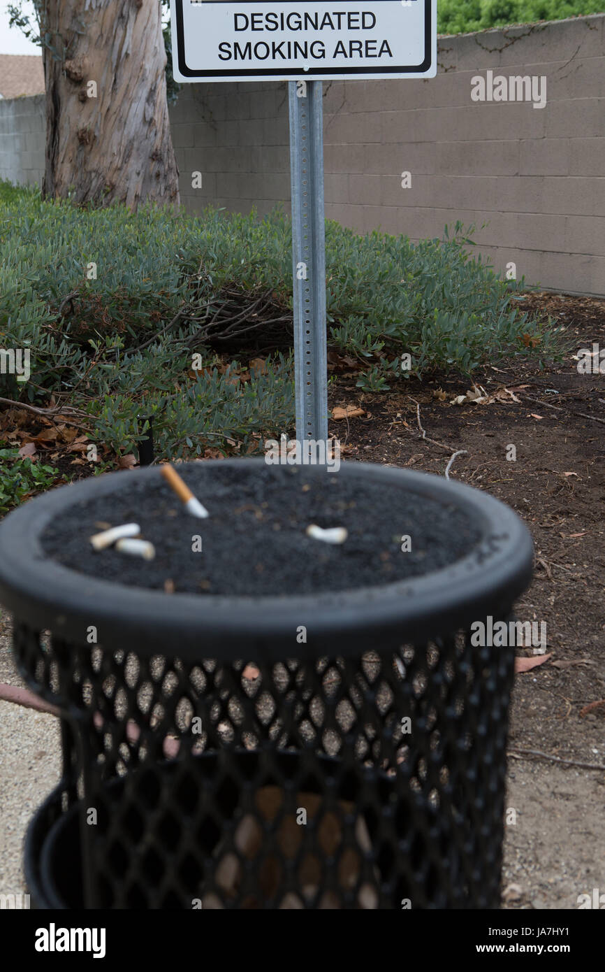 Designated smoking area sign hi-res stock photography and images - Alamy