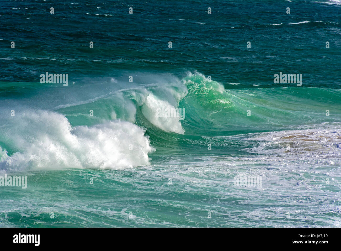 Wave crashing against rocks hi-res stock photography and images - Alamy