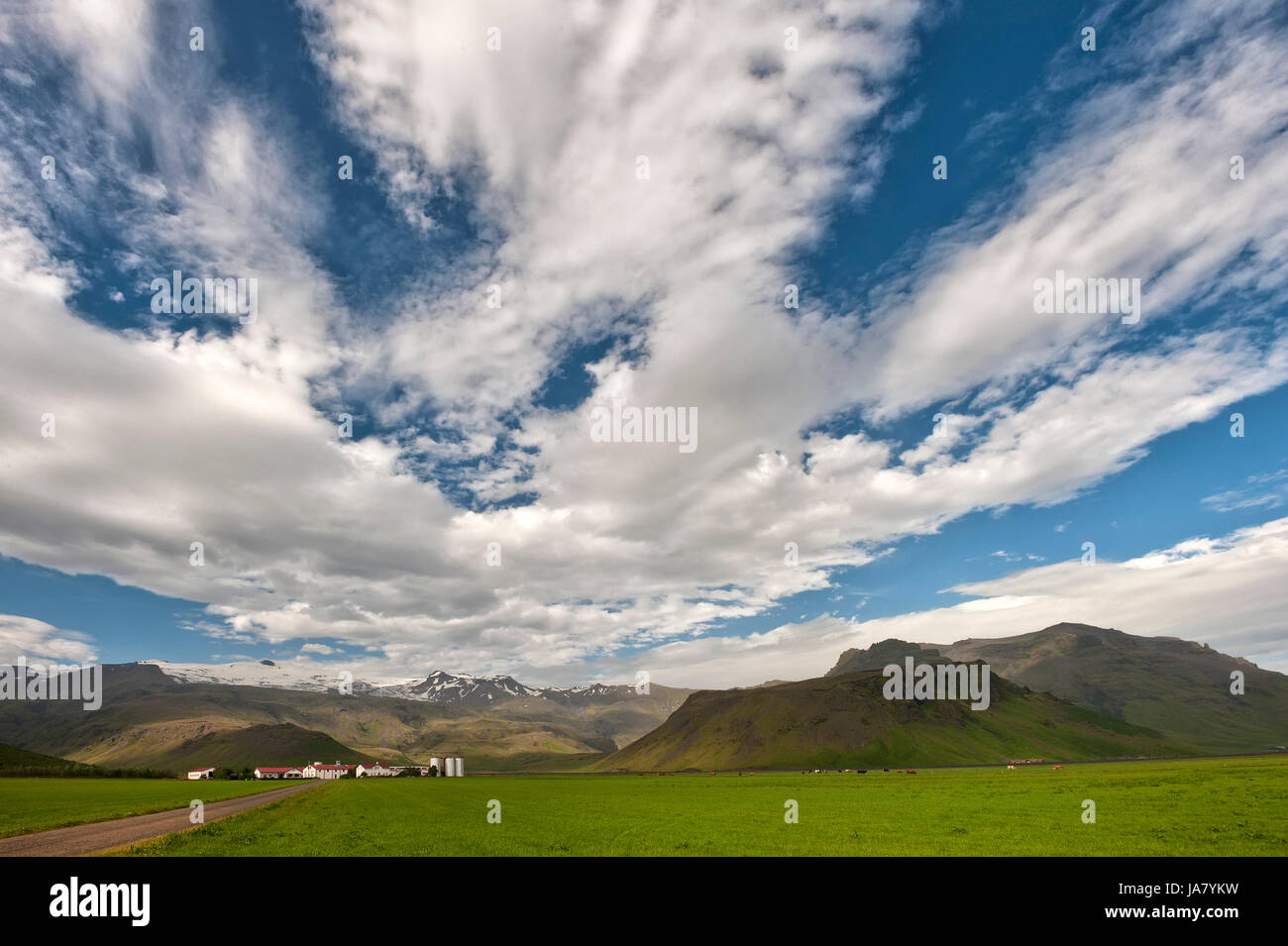 Iceland eruption farmer hi-res stock photography and images - Alamy