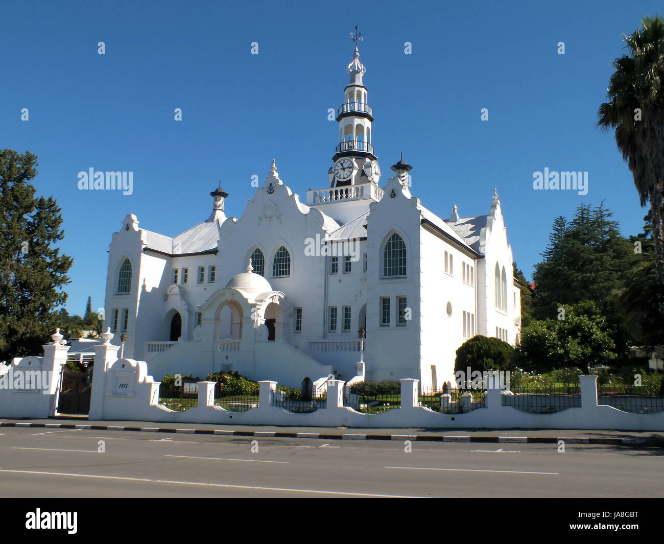 church, style of construction, architecture, architectural style ...