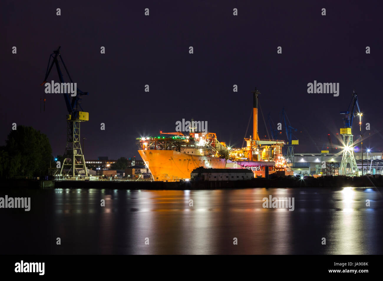shipyard at night Stock Photo - Alamy