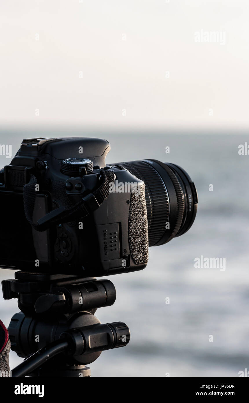 Camera photographic silhouette style hi-res stock photography and ...