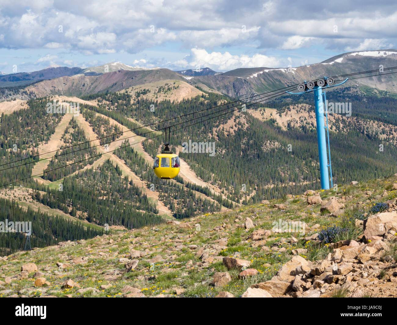 Touristic aerial tram / cable car leading up to Monarch Ridge ...