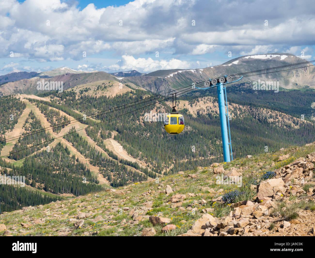 Touristic aerial tram / cable car leading up to Monarch Ridge ...