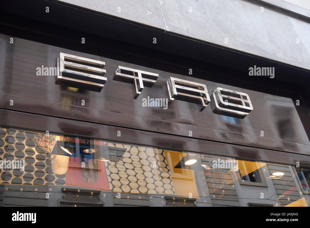 Etro store in milano via montenapoleone italy Stock Photo - Alamy