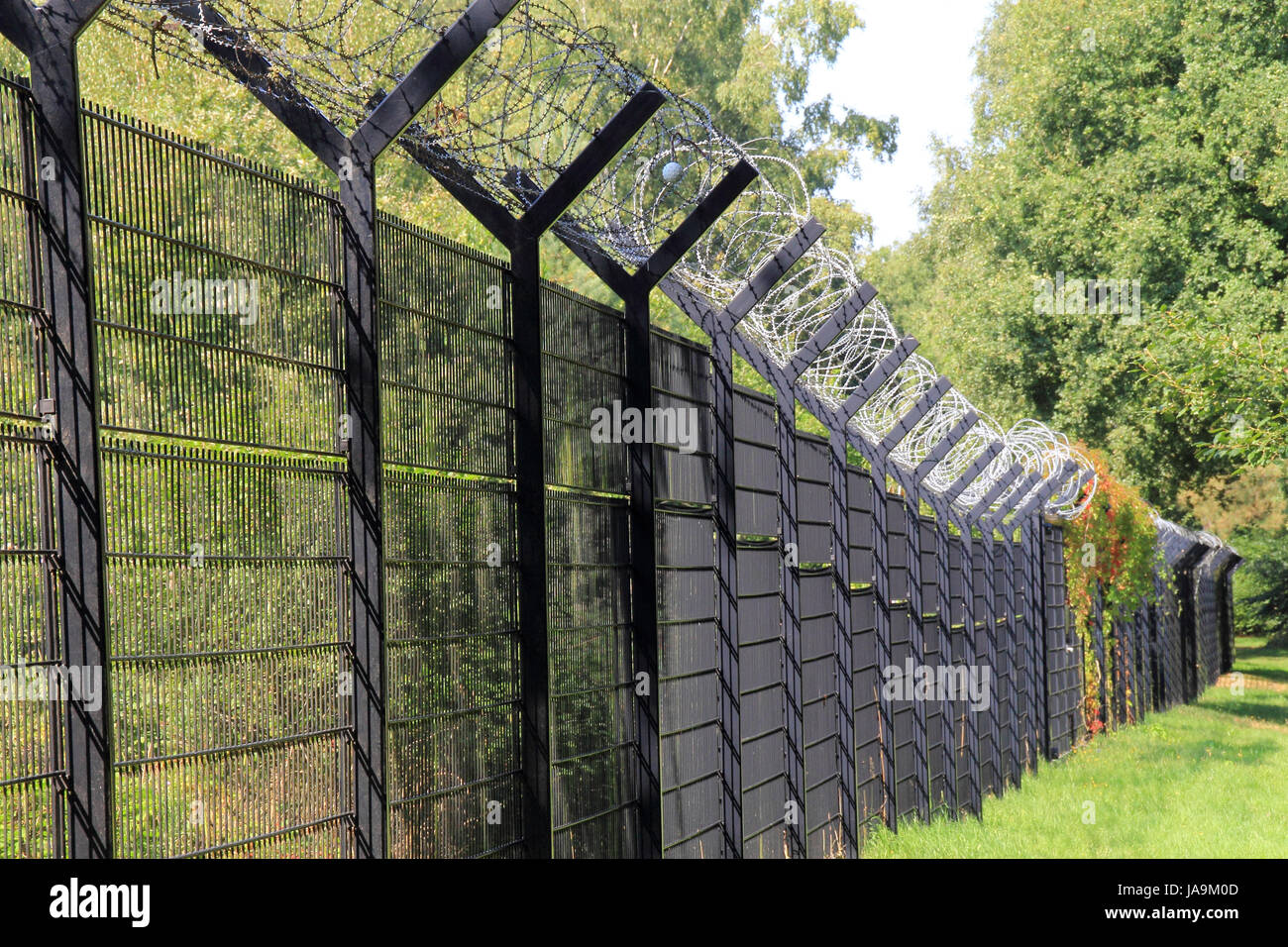 check, brig, jail, border, barrier, fence, fence in, fencing, barbed ...