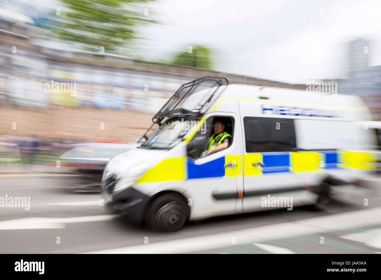 Cardiff police van hi-res stock photography and images - Alamy