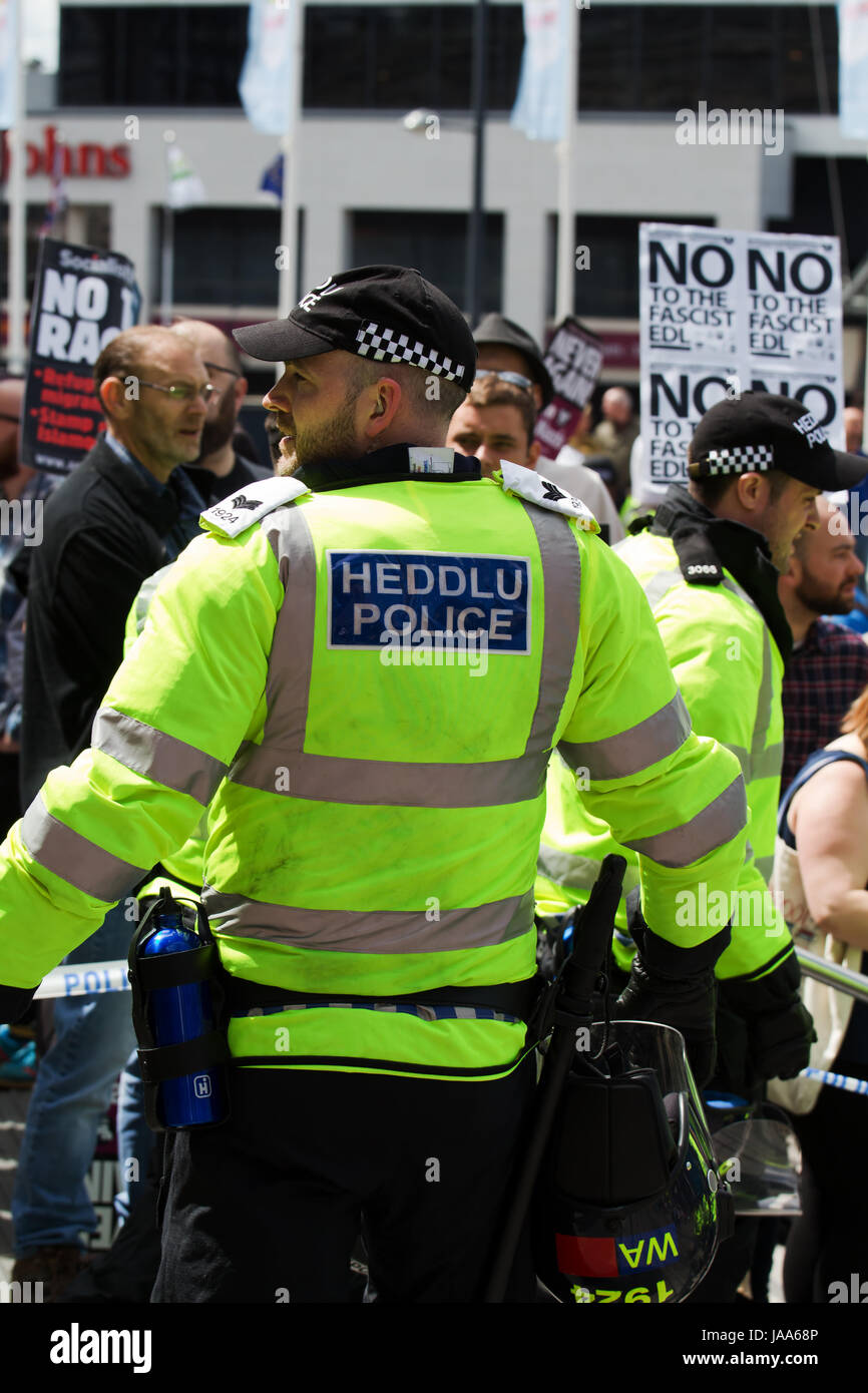 Edl march crowd hi-res stock photography and images - Alamy