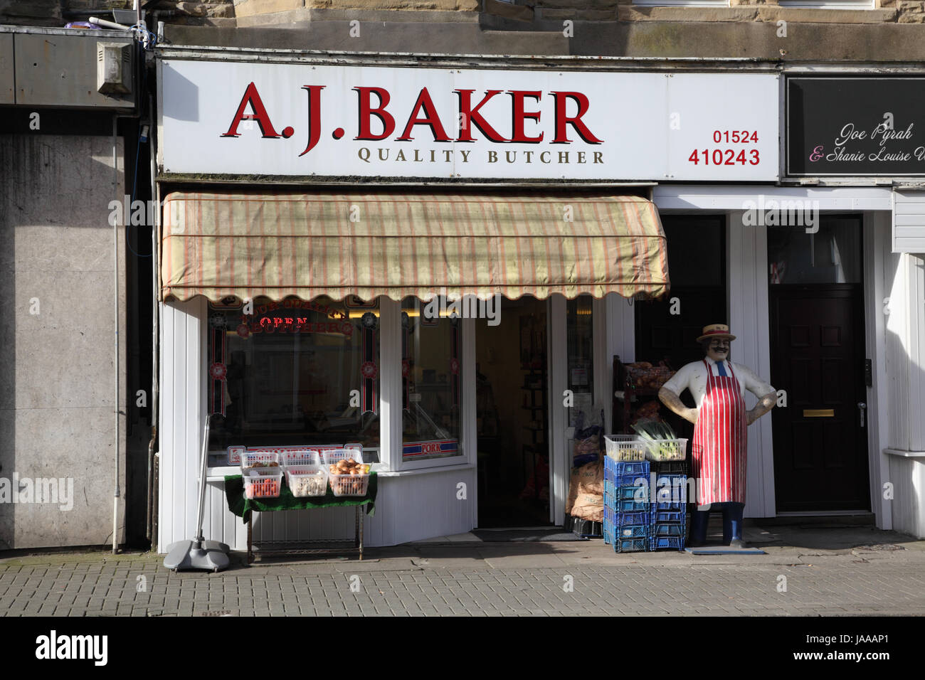 Traditional Shopfront High Resolution Stock Photography and Images - Alamy