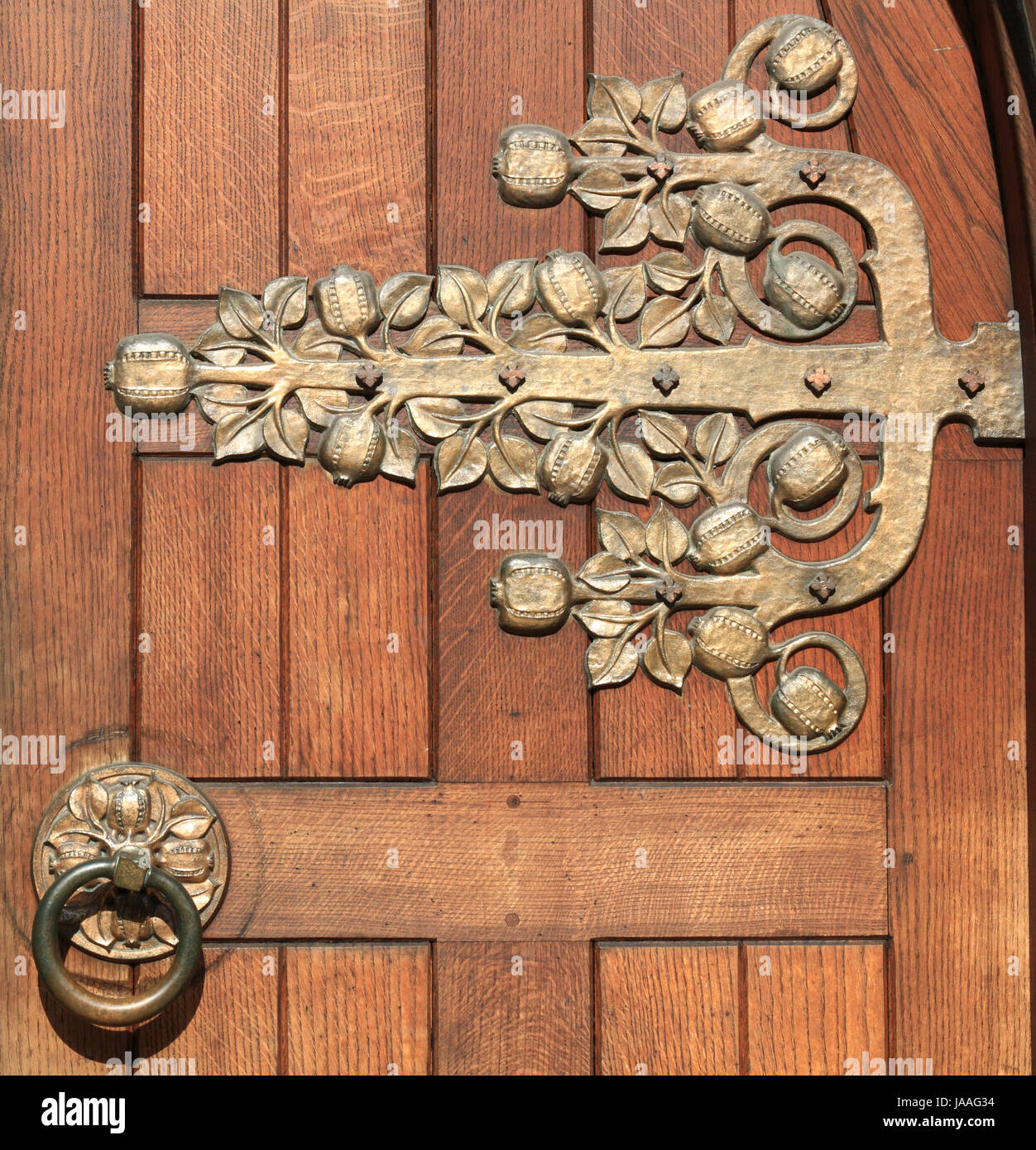 Ornate hinge church door hi-res stock photography and images - Alamy