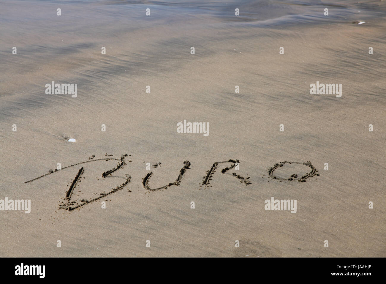 Out of office beach hi-res stock photography and images - Alamy