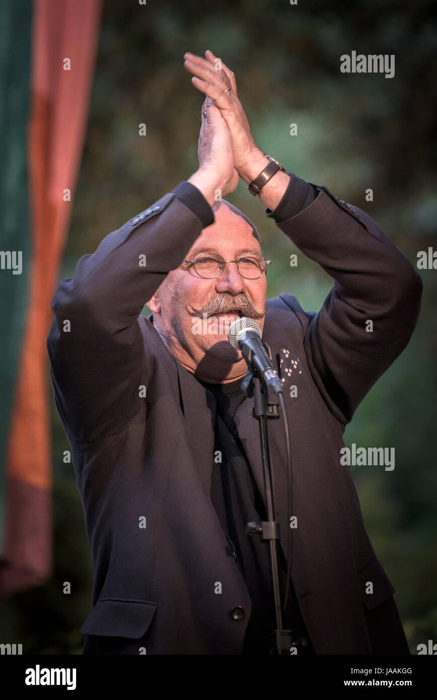Jon Cleave from Fisherman’s Friends singing at Trebah Garden ...