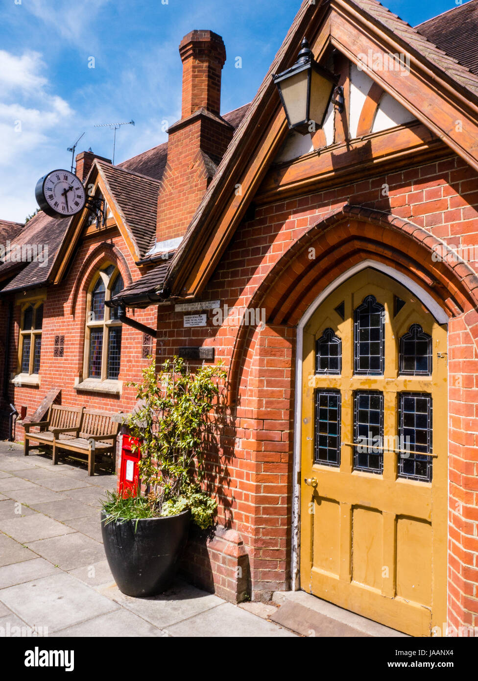 Sonning village hi-res stock photography and images - Alamy