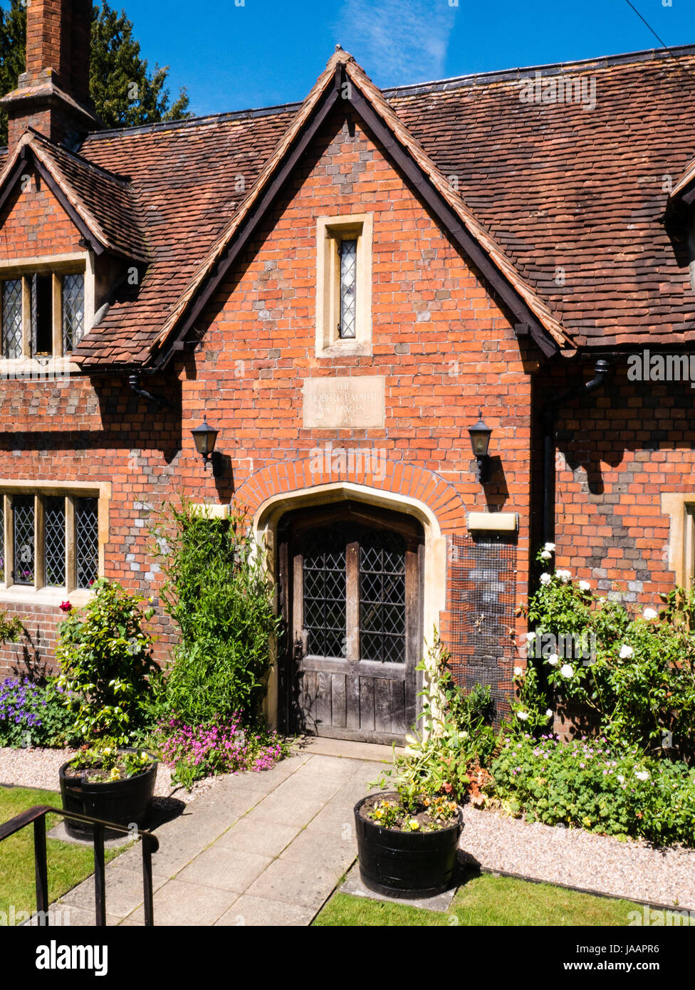 The Robert Palmer Cottages, Sonning, Reading, Berkshire, England, UK ...