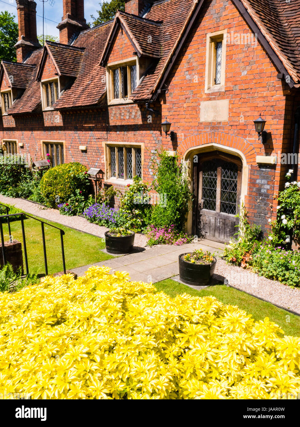 The Robert Palmer Cottages, Sonning, Reading, Berkshire, England, UK ...