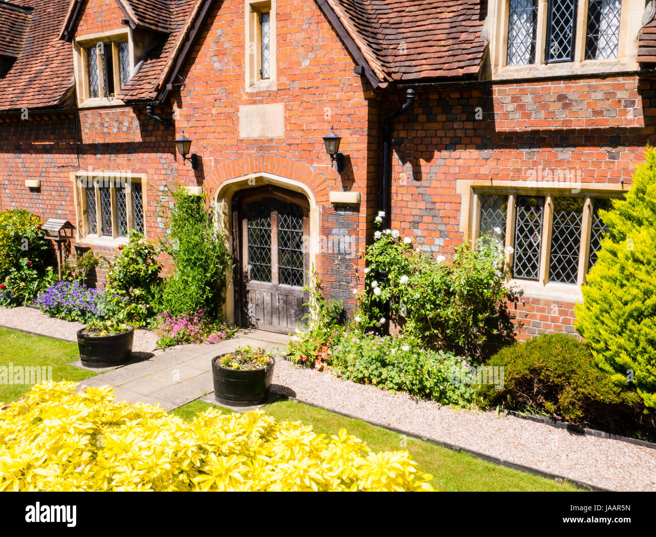 The Robert Palmer Cottages, Sonning, Reading, Berkshire, England, UK ...