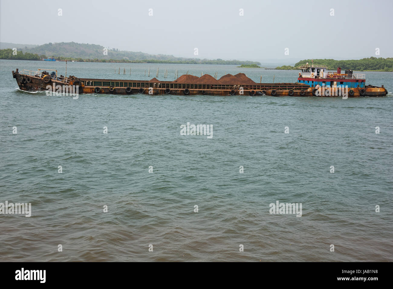 Iron ore barge hi-res stock photography and images - Alamy