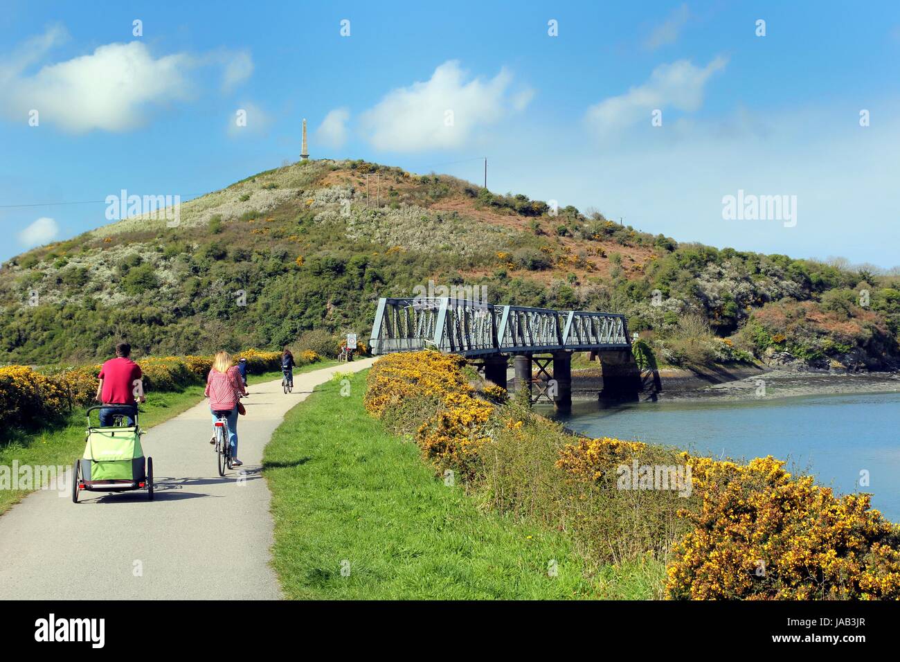Camel Estuary, Cornwall, UK - April 4 2017: Cyclists approaching the ...