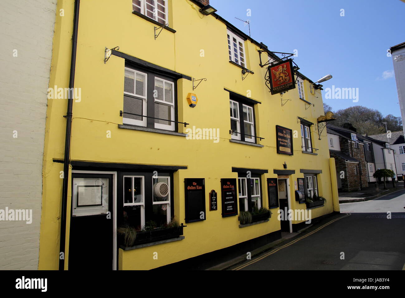Padstow, Cornwall, UK - April 6th 2017: Exterior of the Golden Lion pub ...