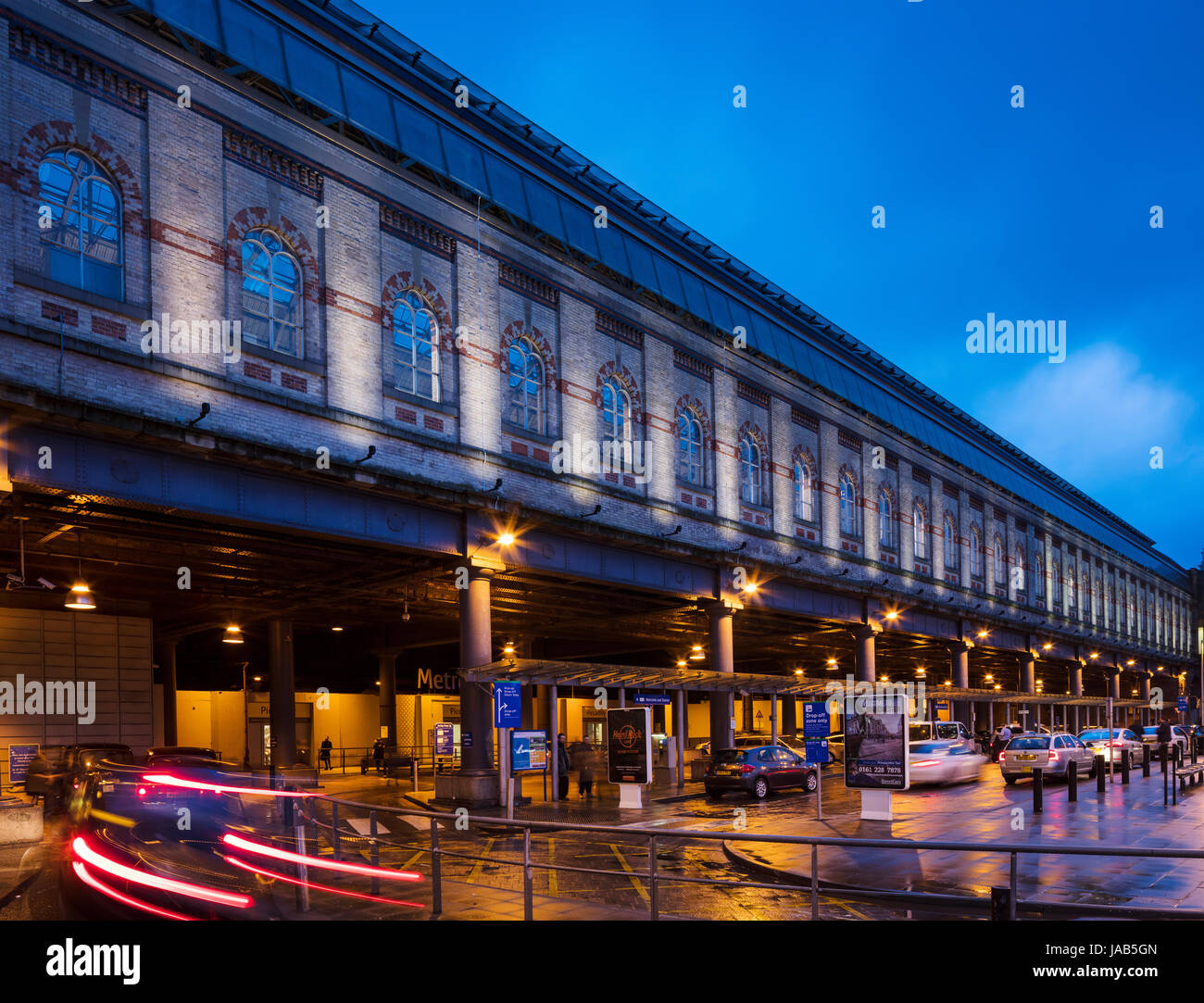 Manchester piccadilly station exterior hi-res stock photography and ...