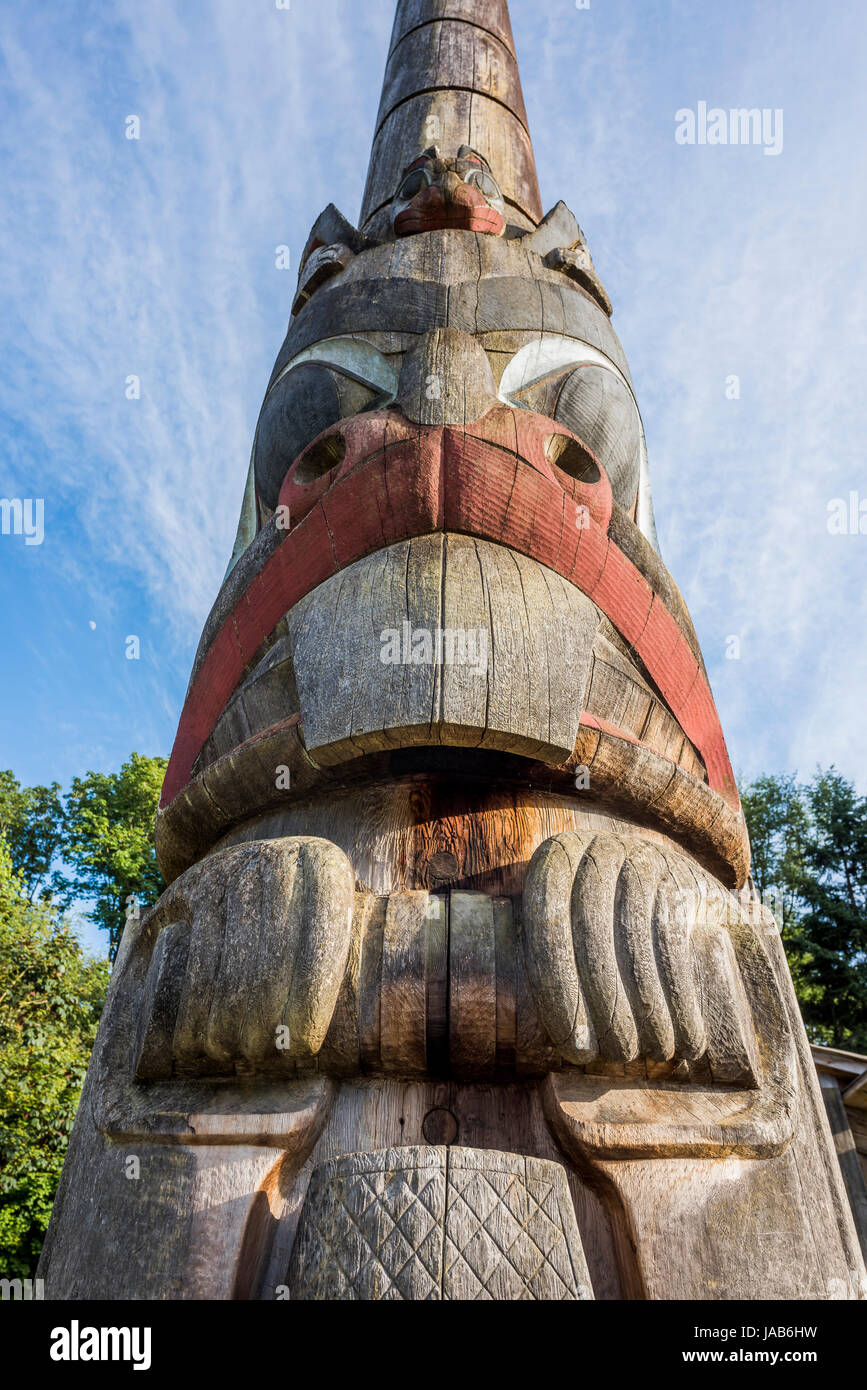 Totem pole with beaver, Museum of Anthropology, UBC, Vancouver, British ...