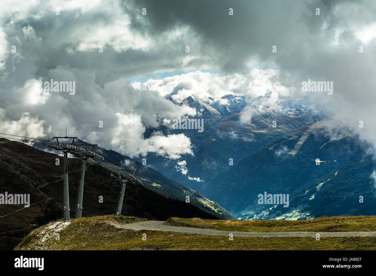 Skipiste im sommer hi-res stock photography and images - Alamy
