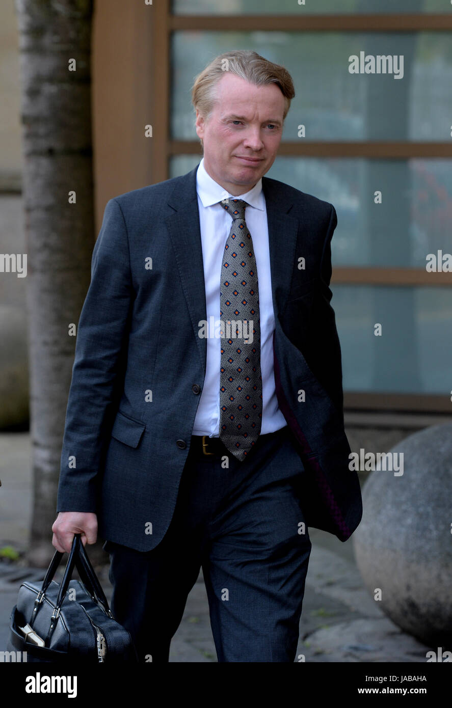 Craig Whyte leaving Glasgow High Court as the jury in former Rangers ...