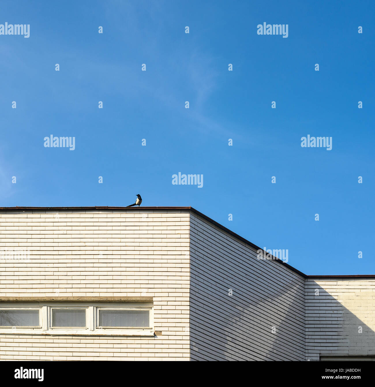 Sky background with brick parapet hi-res stock photography and images - Alamy