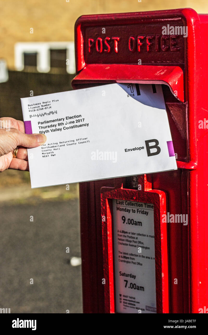 Postal voting hi-res stock photography and images - Alamy