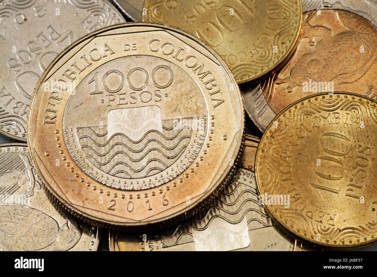 Colombia peso coins hi-res stock photography and images - Alamy