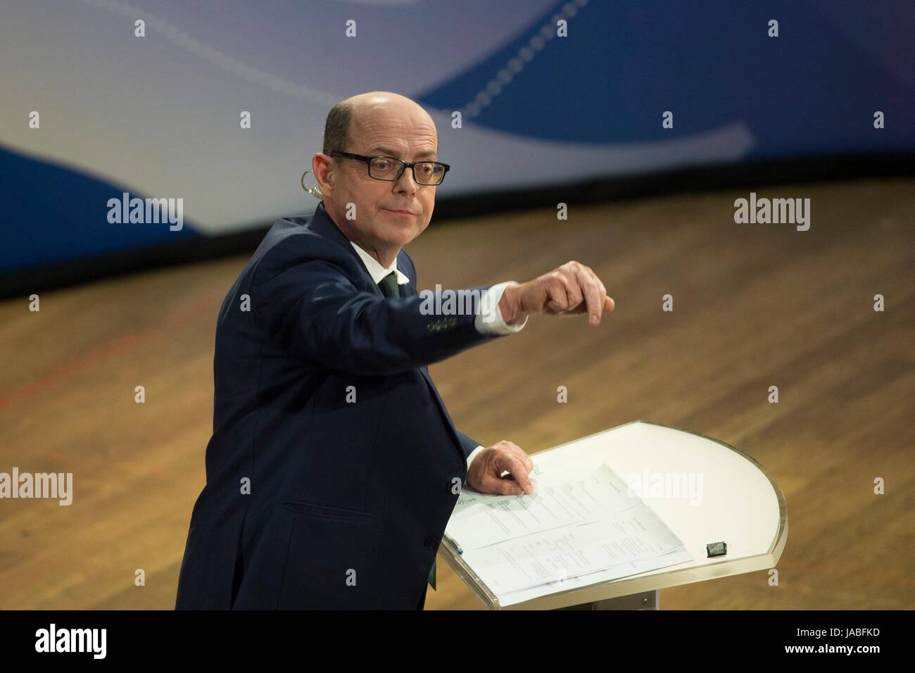 Presenter Nick Robinson at a BBC Question Time debate in Edinburgh ...